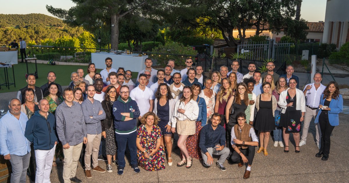 AS-TECH Solutions : Qui Sommes-Nous ? Histoire et Équipe